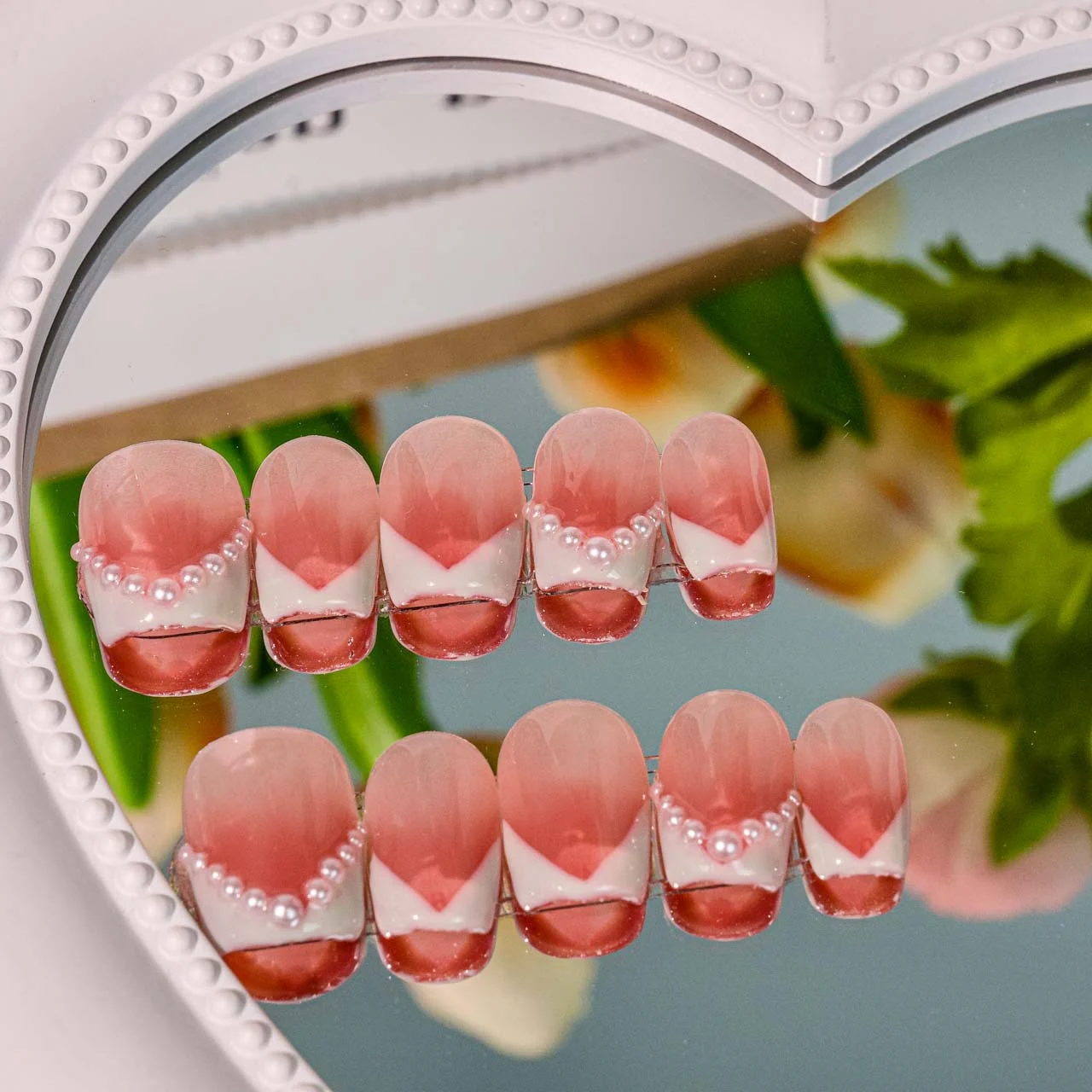 Fashion Express: The Convenience and Innovation in Press-On Fake Nail ...